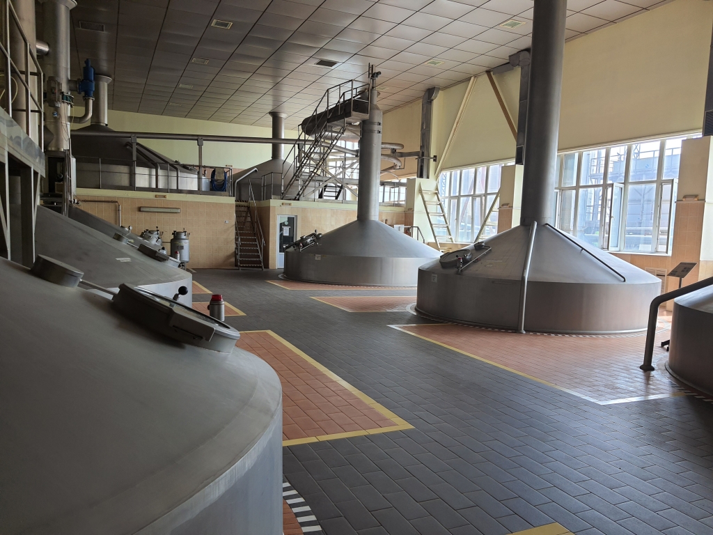 Ab Inbev Efes Україна показала журналістам відновлену Миколаївську броварню Abinbev Efes Ukraine 
